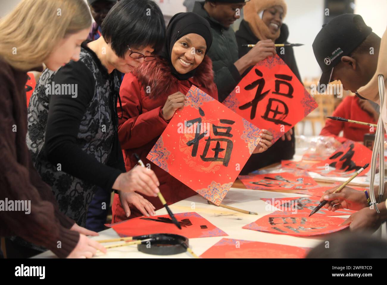 Foreign students from Zhejiang Ocean University experience folk culture ...