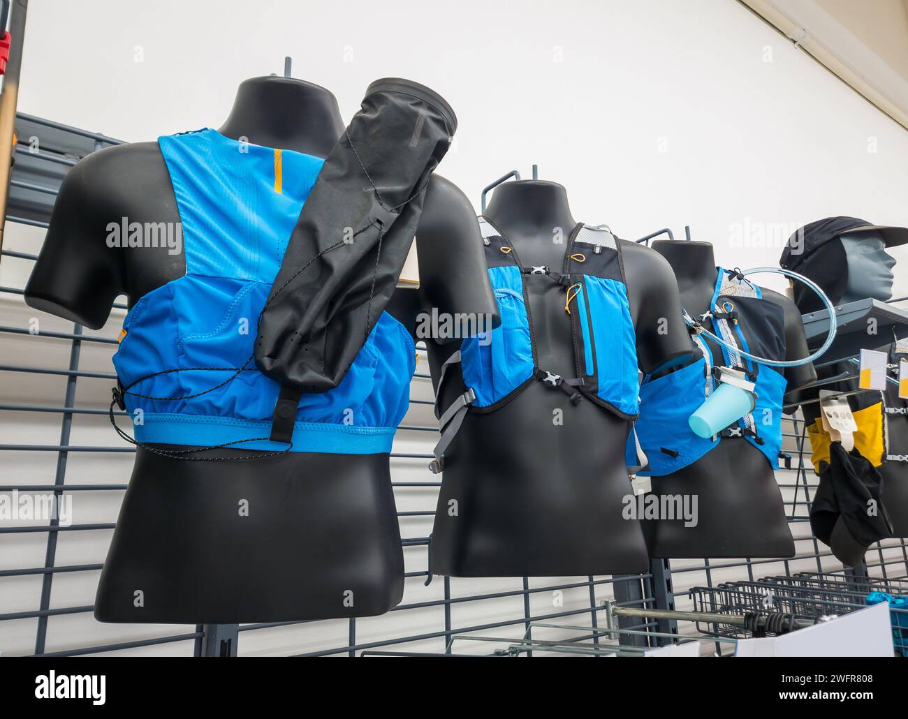 Outdoor trail running backpack with water bladder. Water storage ...