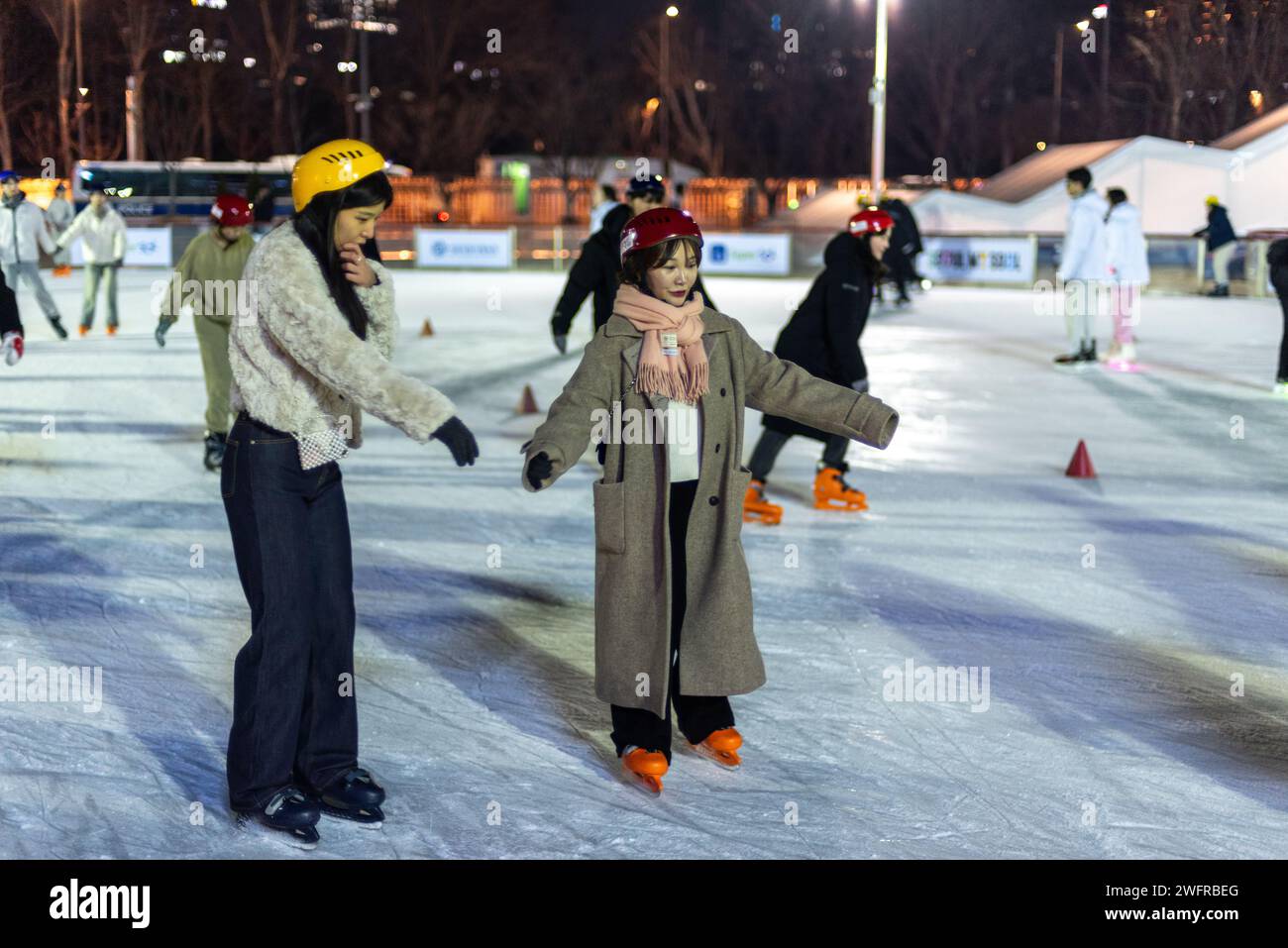 City hall seoul south korea skating hi-res stock photography and images ...