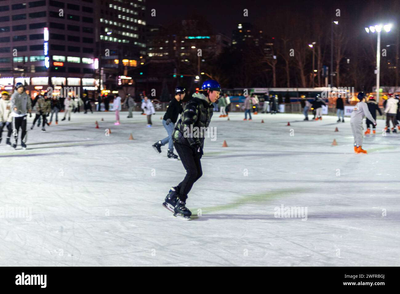 City hall seoul south korea skating hi-res stock photography and images ...