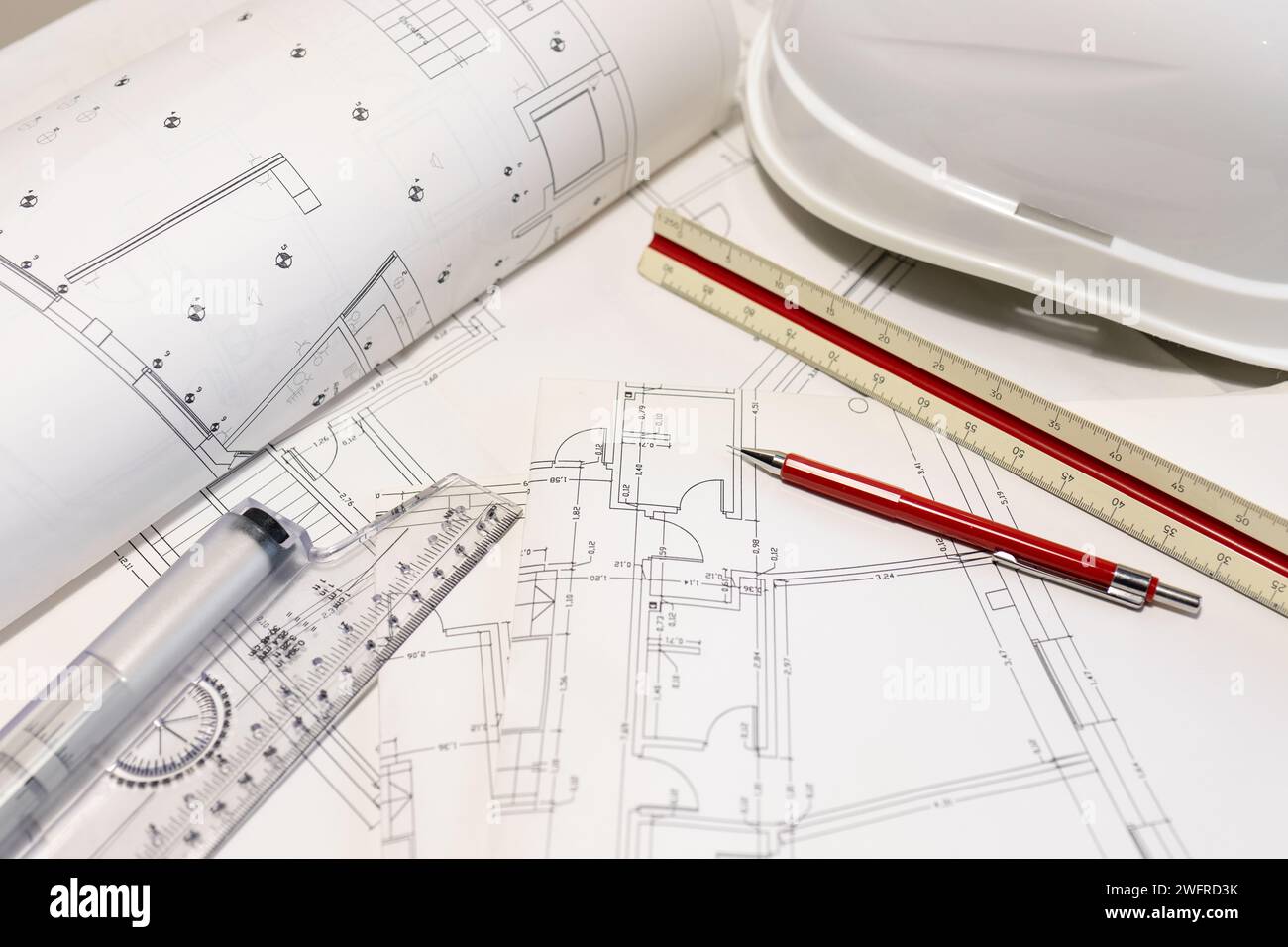 Architect plans hat hi-res stock photography and images - Alamy