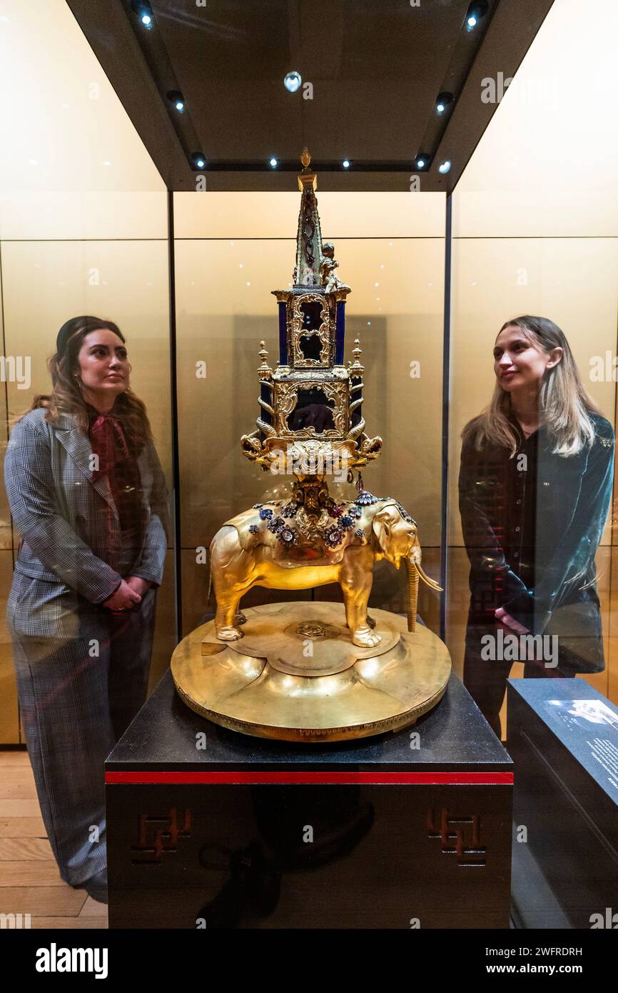 London, UK. 01st Feb, 2024. 铜镀金象驮水法塔式音乐钟 Elephant Zimingzhong, 1700s ...