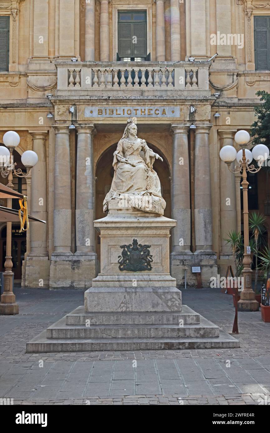 Statue of Queen Victoria outside national library, Valletta Stock Photo ...