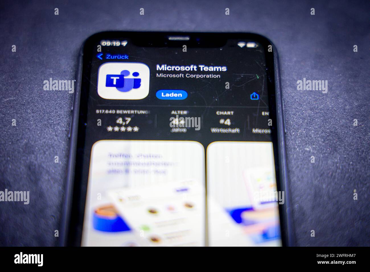 Apple App Store auf einem iPhone. Essentials, TOP 10 Teamwork-Apps ...