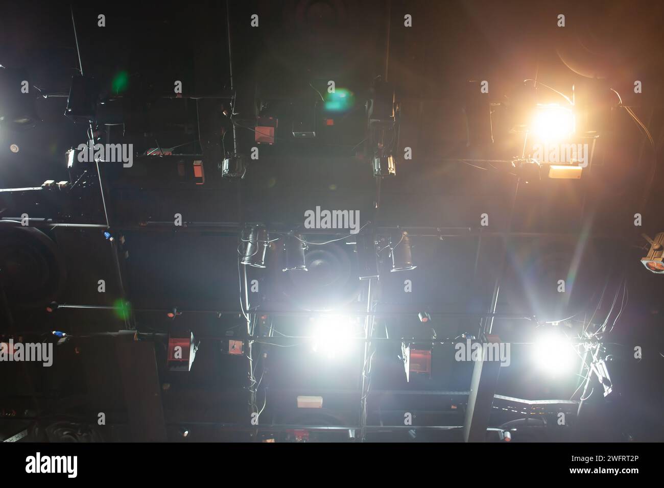 Staging lights hi-res stock photography and images - Alamy