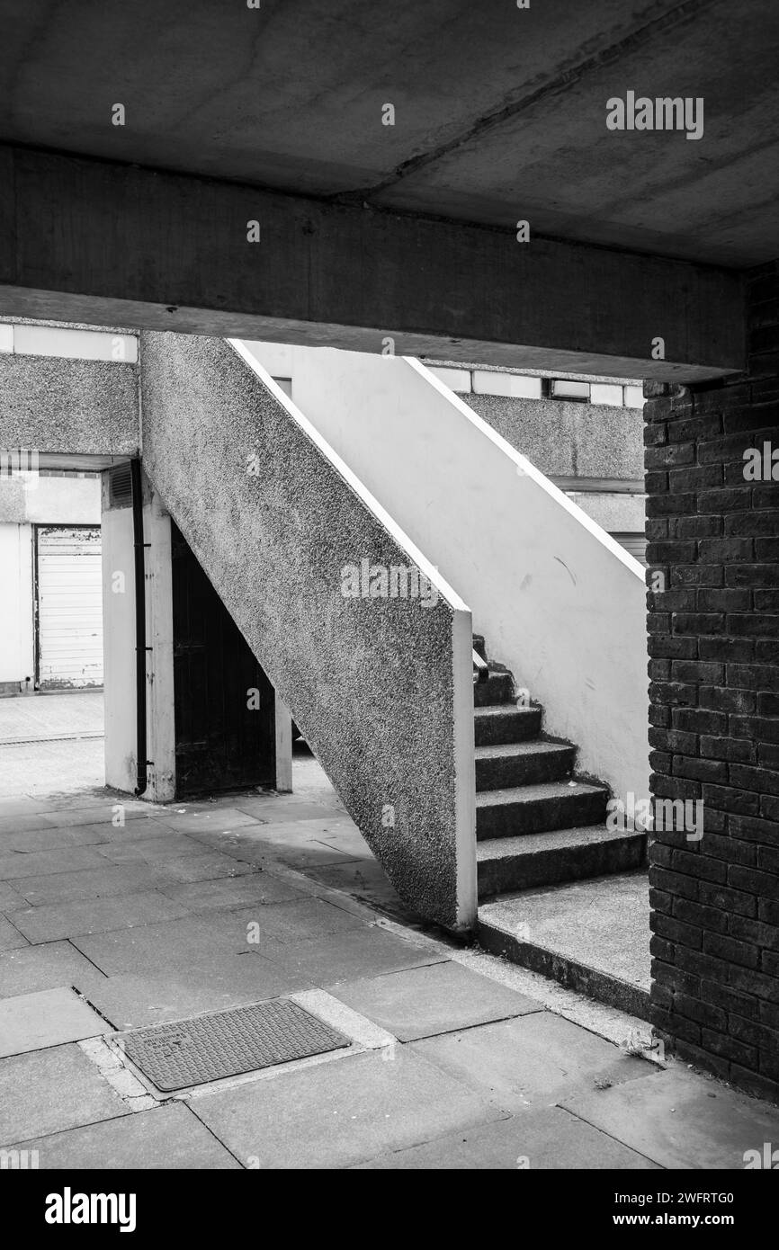 Wolvercote Road, Thamesmead, South East London SE2 Brutalist housing ...
