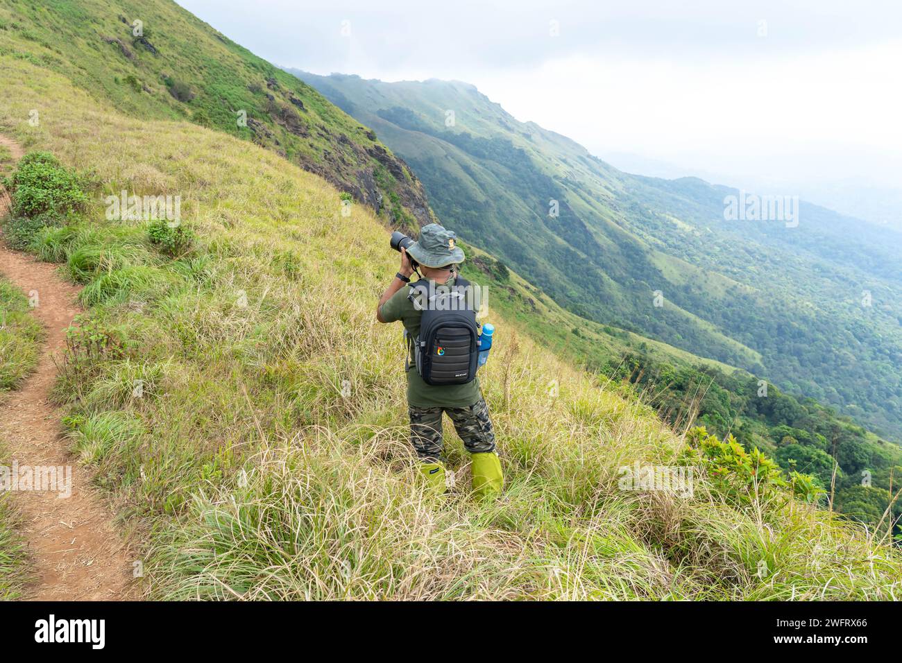 Photographer Mountain Trekking in Waynad wild life Sanctuary. 07 ...