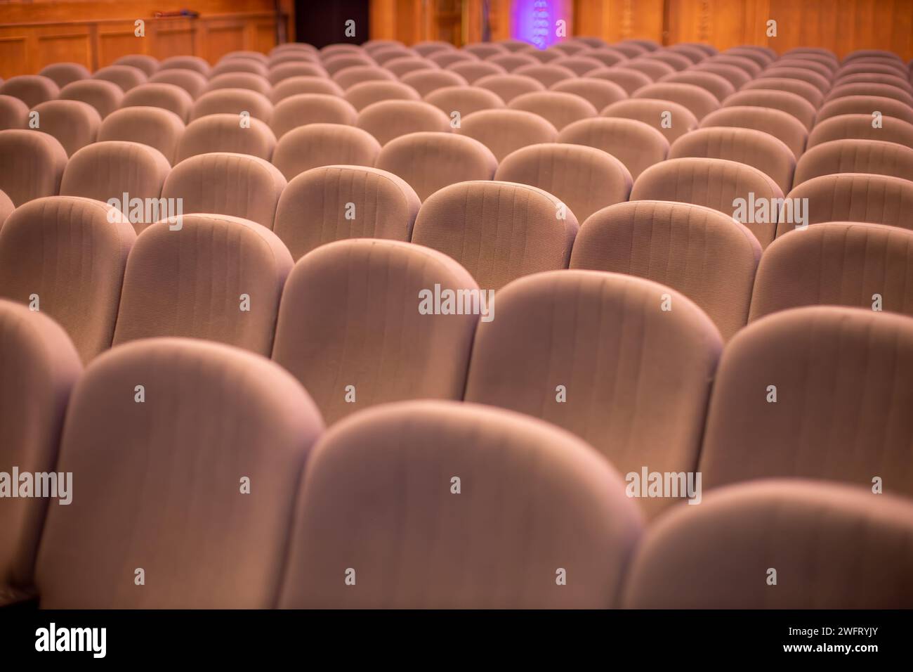 Leather movie theater seats hi-res stock photography and images - Alamy