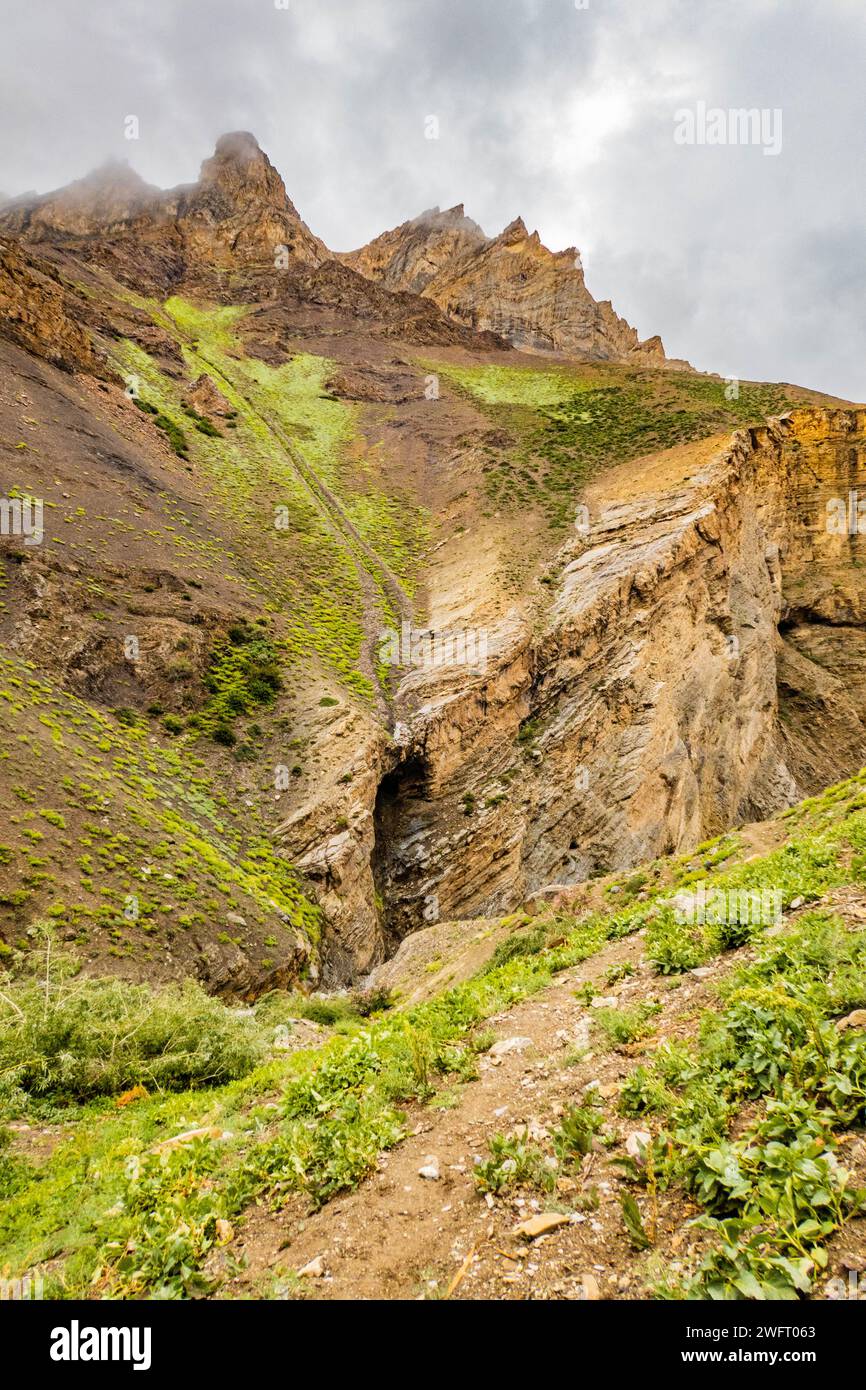 Trekking to Lingshed Sumdo, Zanskar, Ladakh, India Stock Photo - Alamy