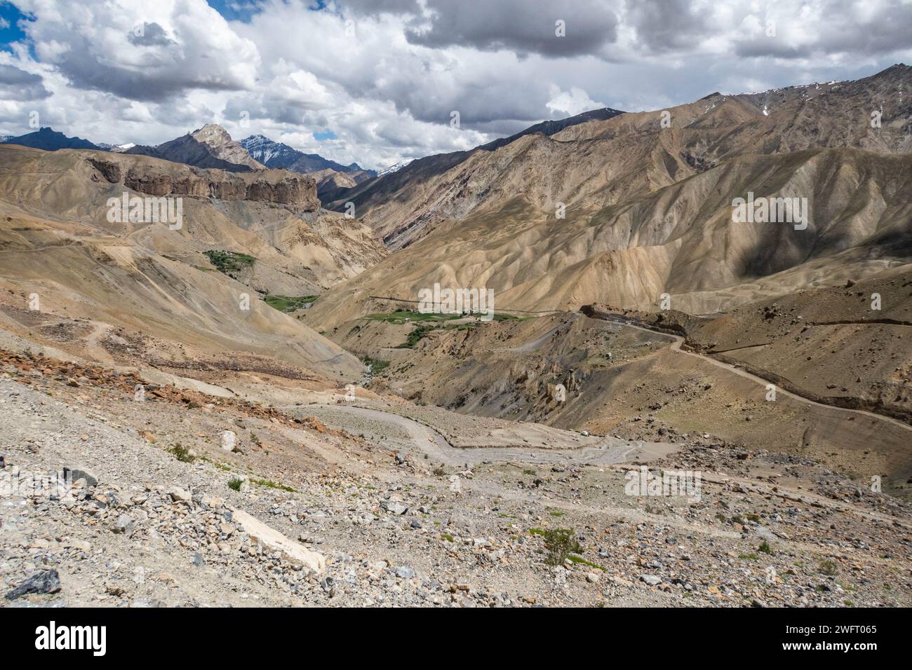 High desert scenery trekking to Zanskar, Ladakh, India Stock Photo - Alamy