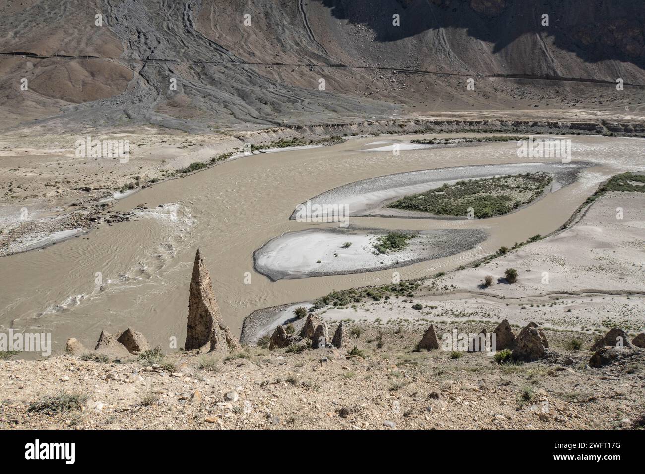 High desert scenery trekking to Zanskar, Ladakh, India Stock Photo - Alamy