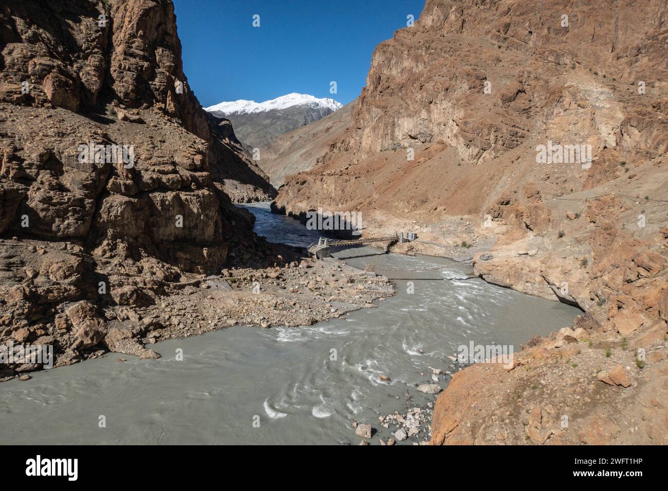 Scenic view on the trek to Zanskar above the Tsarab Chu River, Ladakh ...