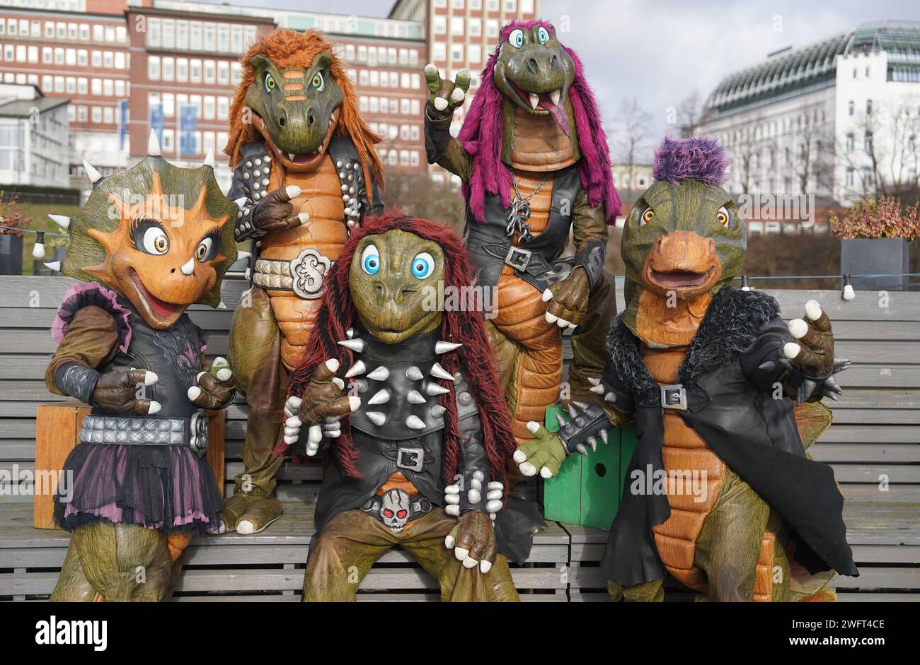 Hamburg, Germany. 01st Feb, 2024. Milli Pilli (l-r, keyboard) aka Dinah ...