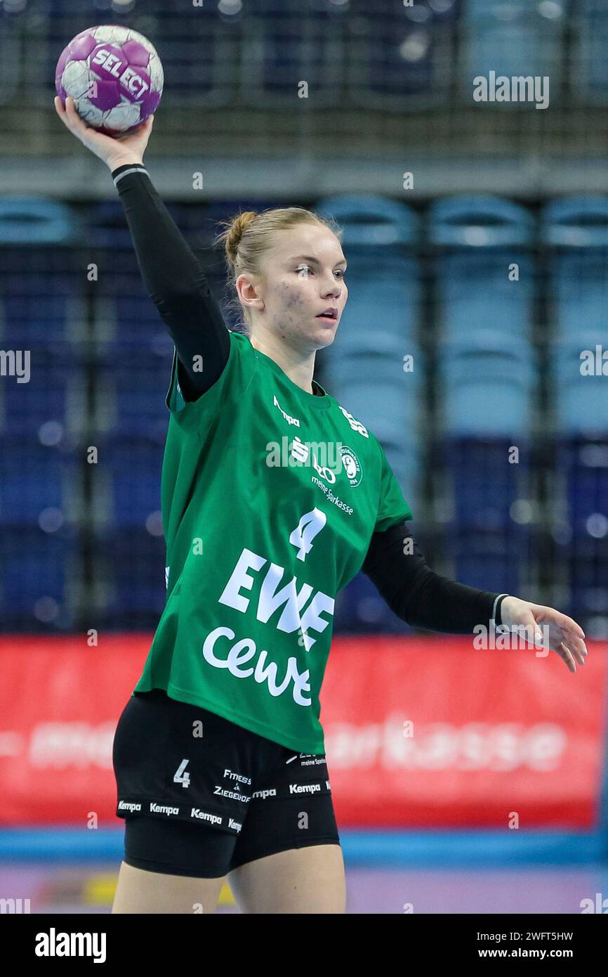 Oldenburg, Deutschland. 31st Jan, 2024. v.li.: Toni Reinemann (VfL ...