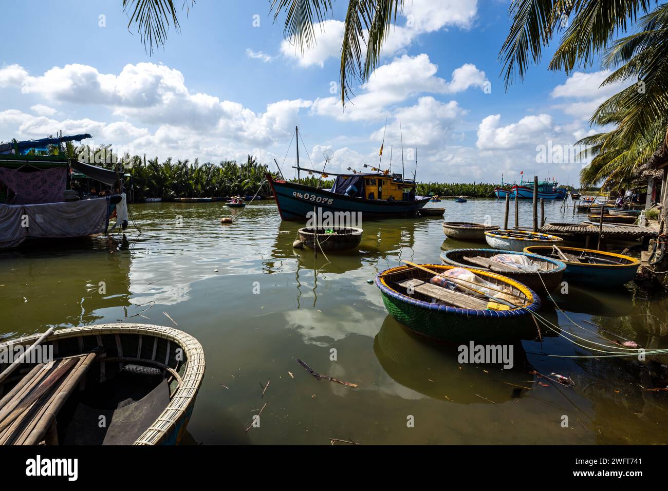 Traditional Basket Boats at Hoi An in Vietnam Stock Photo - Alamy