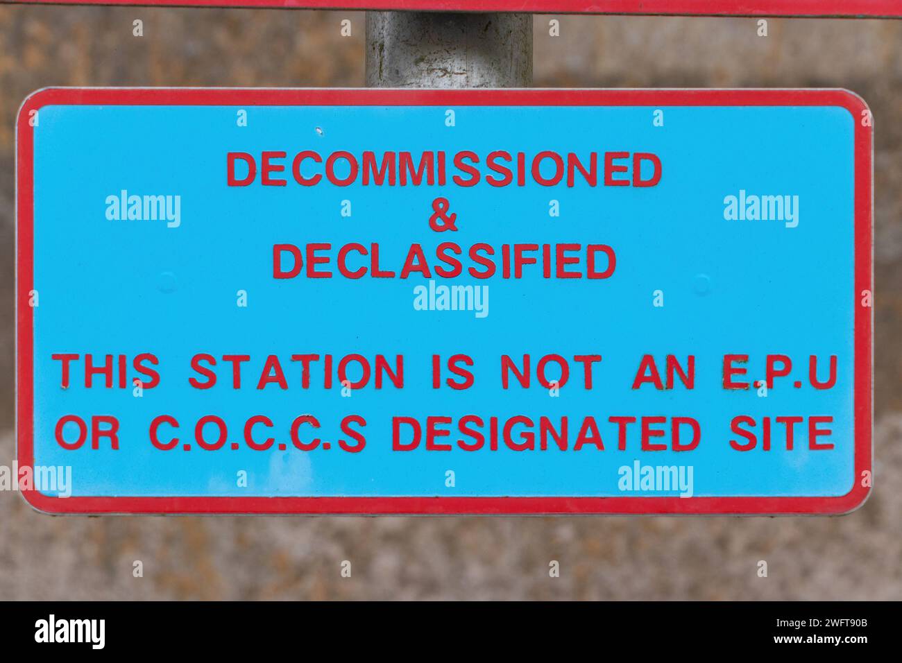 decommissioned sign MOD hack green civil defence sign secret bunker ...