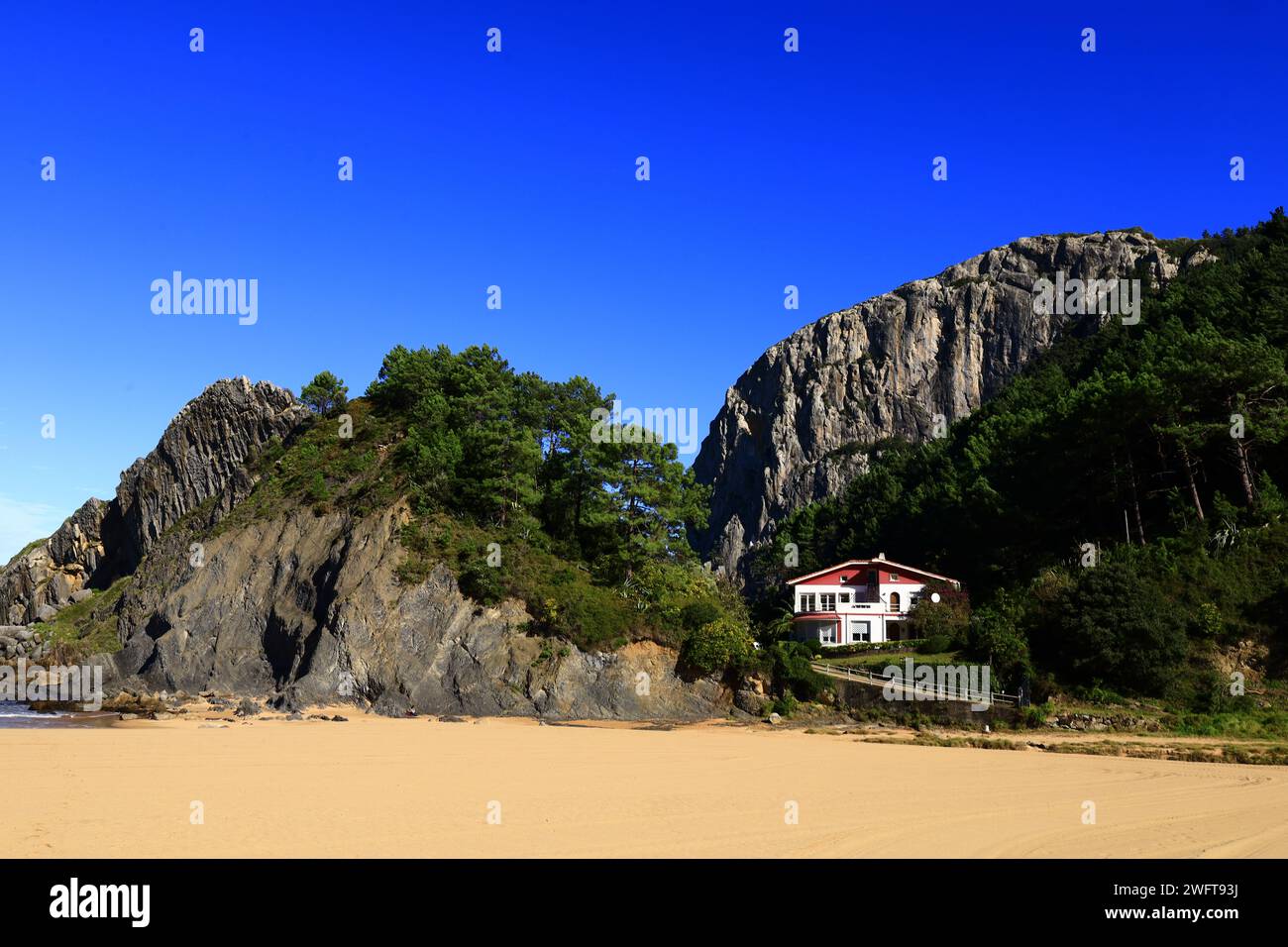 Laga beach in Urdaibai Biosphere Reserve, Gascony, Basque Country ...