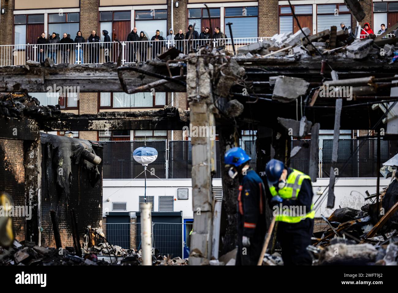 ROTTERDAM - Search for missing person at the site where an explosion ...