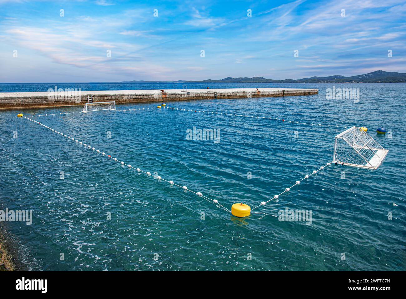 St pier court hi-res stock photography and images - Alamy