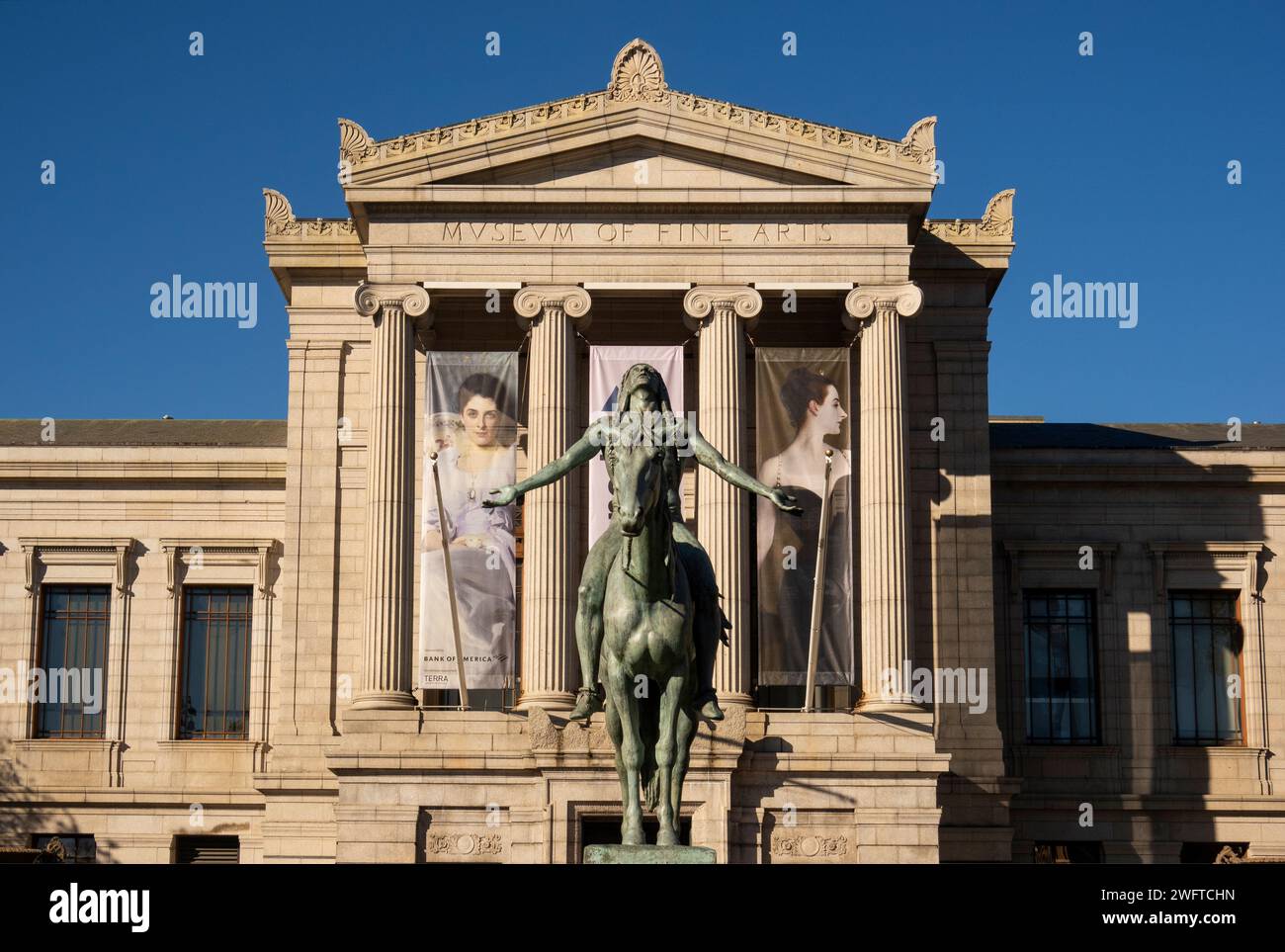 The boston arms hi-res stock photography and images - Alamy