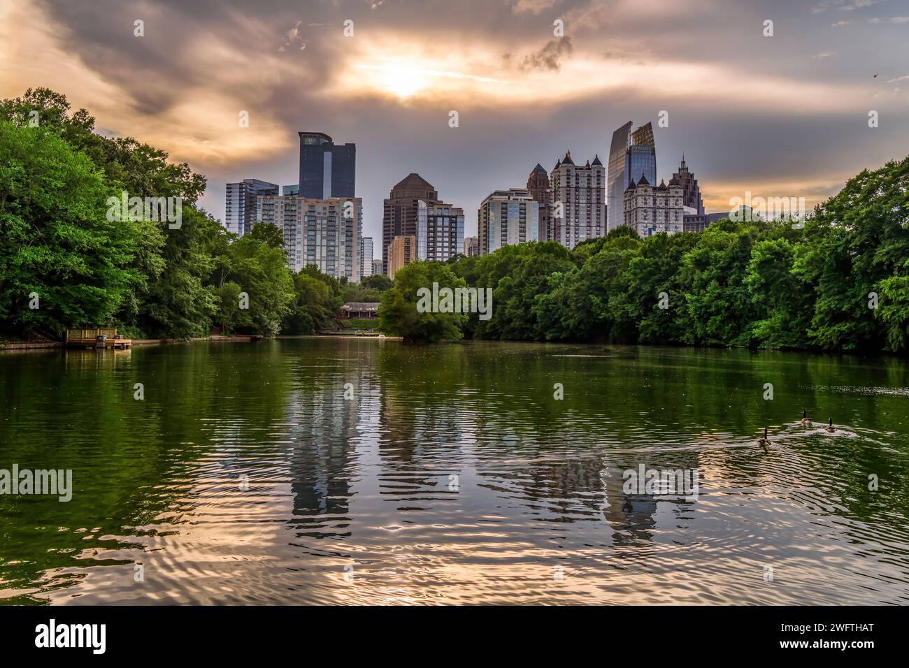 Panoramic view of Atlanta skyline and lake Clara meer shot from popular ...