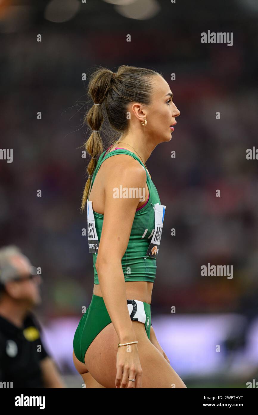 Sharlene MAWDSLEY participating in the 400 meters at the World ...