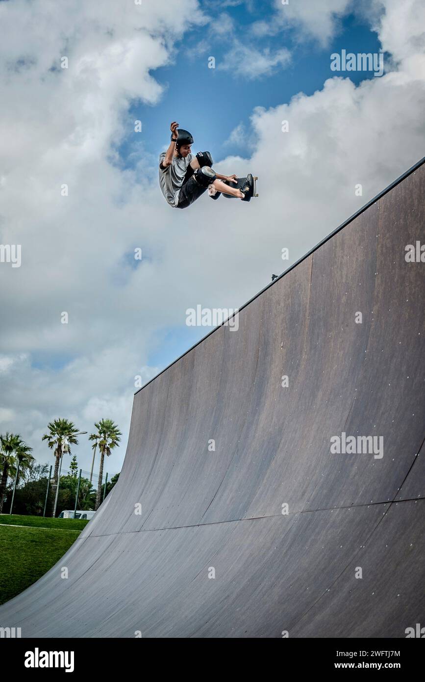 Half pipe hi-res stock photography and images - Alamy