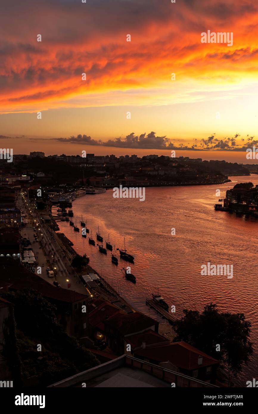 Panoramic view of sunset from top of Ponte d.luis bridge over the river ...