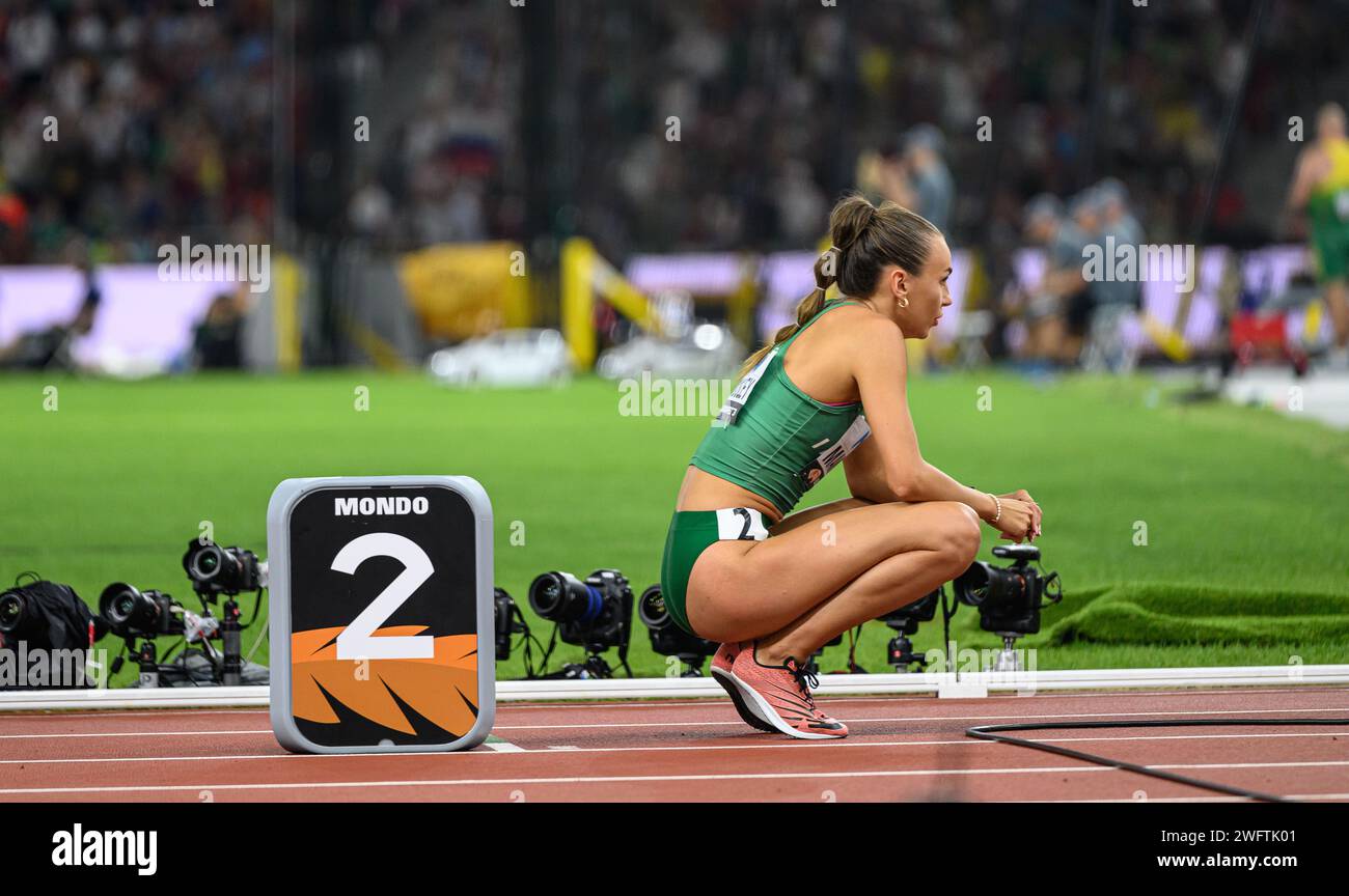 Sharlene MAWDSLEY participating in the 400 meters at the World ...