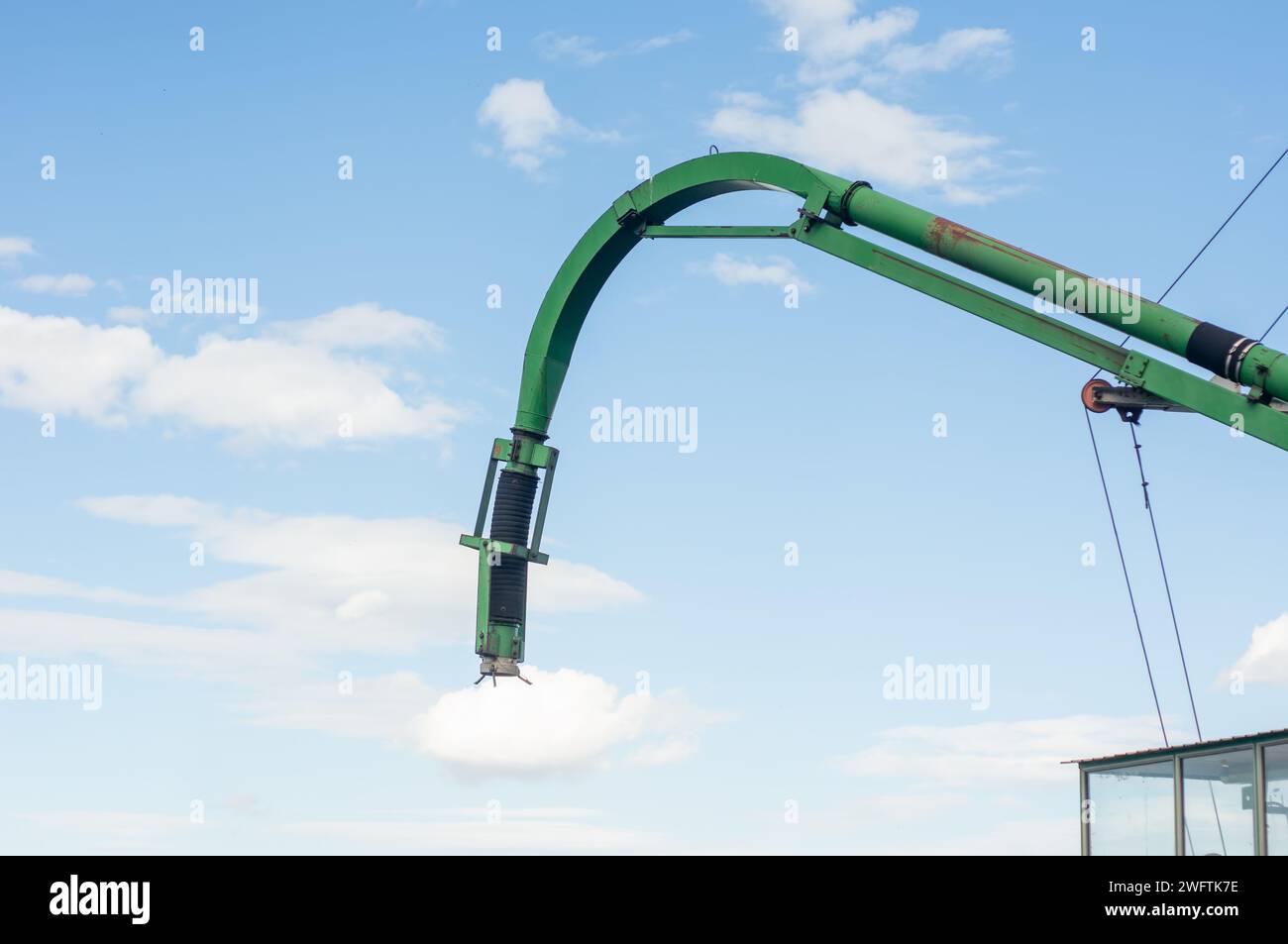 Pipe loading hi-res stock photography and images - Alamy