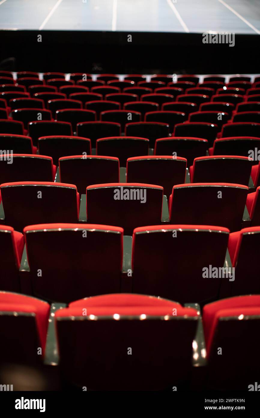 Old red theater chairs hi-res stock photography and images - Alamy