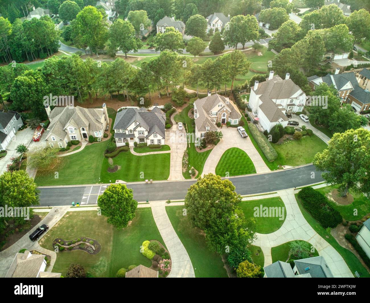 Modern upscale town hi-res stock photography and images - Alamy