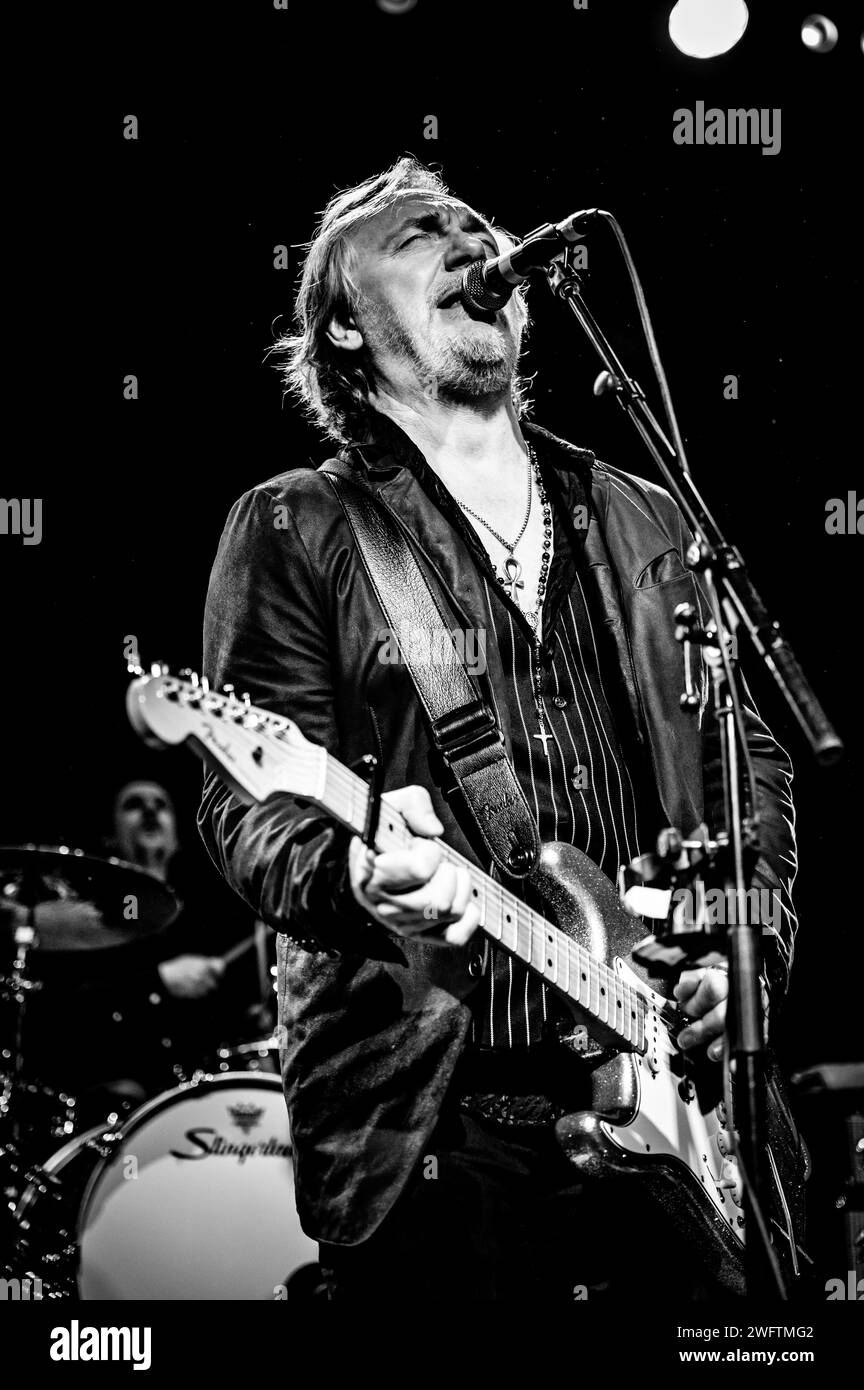 Luke Morley Live in London Stock Photo - Alamy