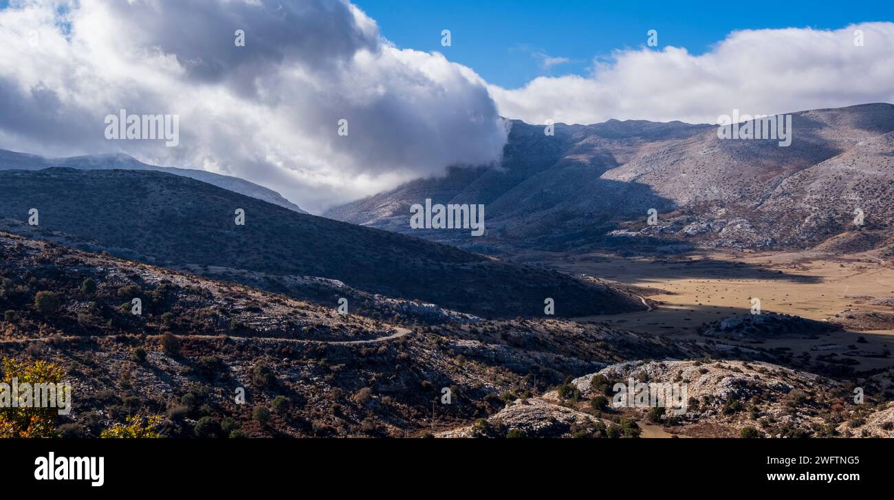 Nida Plateau with Mount Ida, highest mountain in Crete, Psiloritis ...