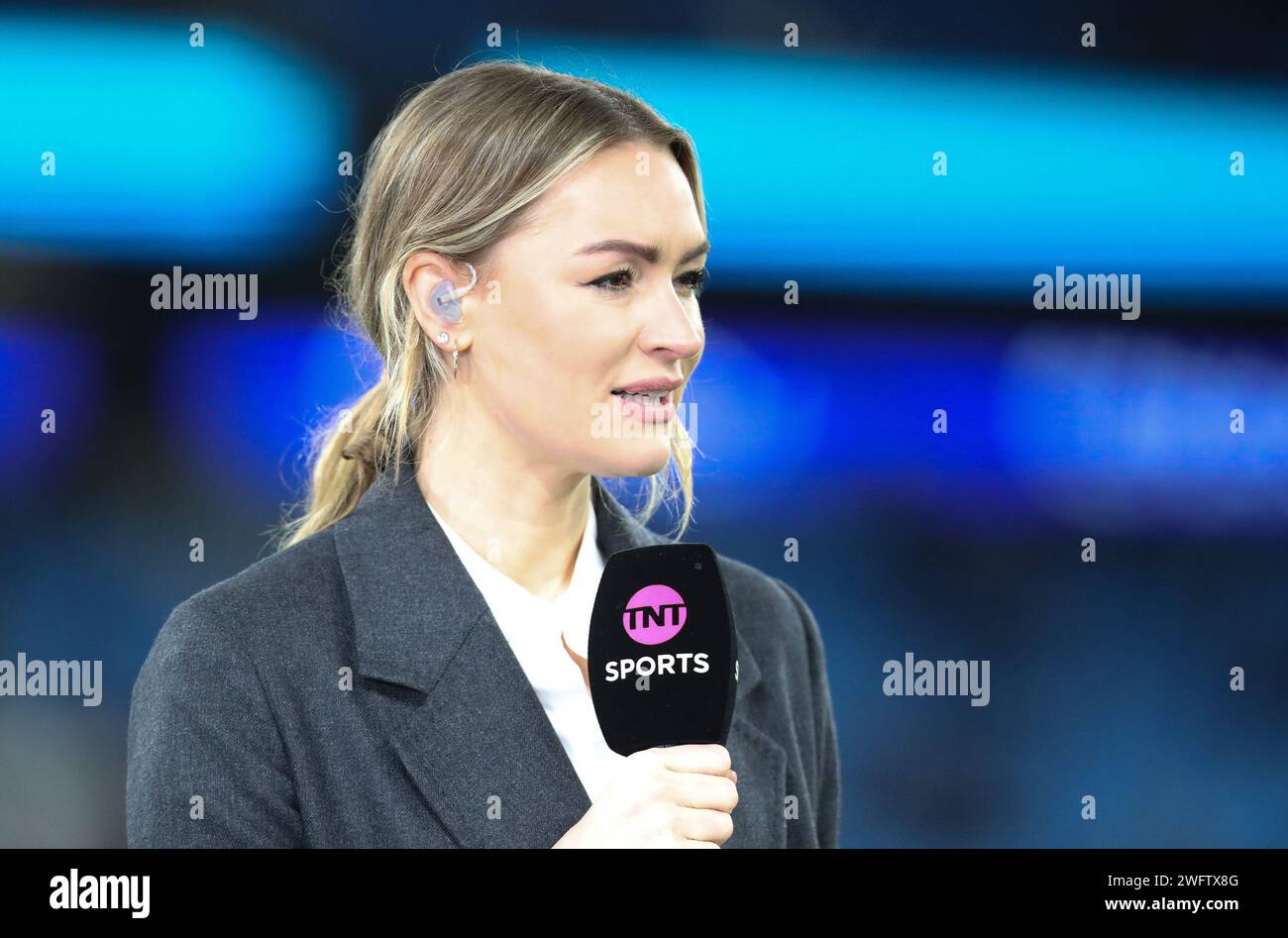 Pitch side interview football hi-res stock photography and images - Alamy