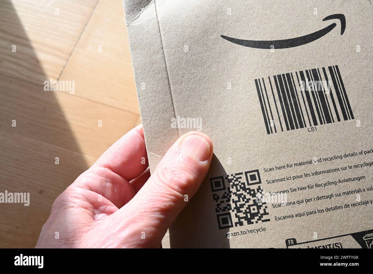 Amazon package hi-res stock photography and images - Alamy