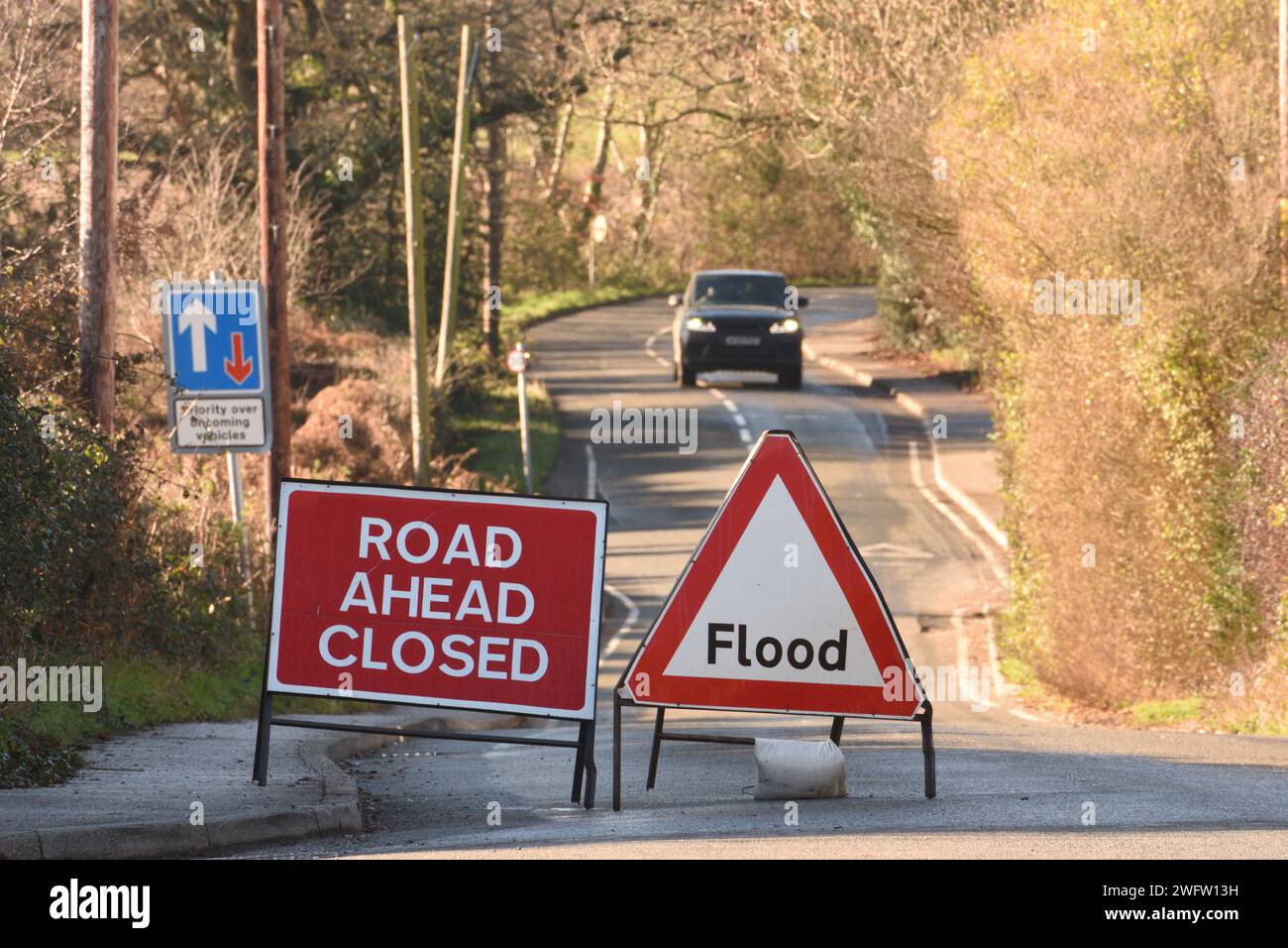 Flood warning road signs hi-res stock photography and images - Alamy