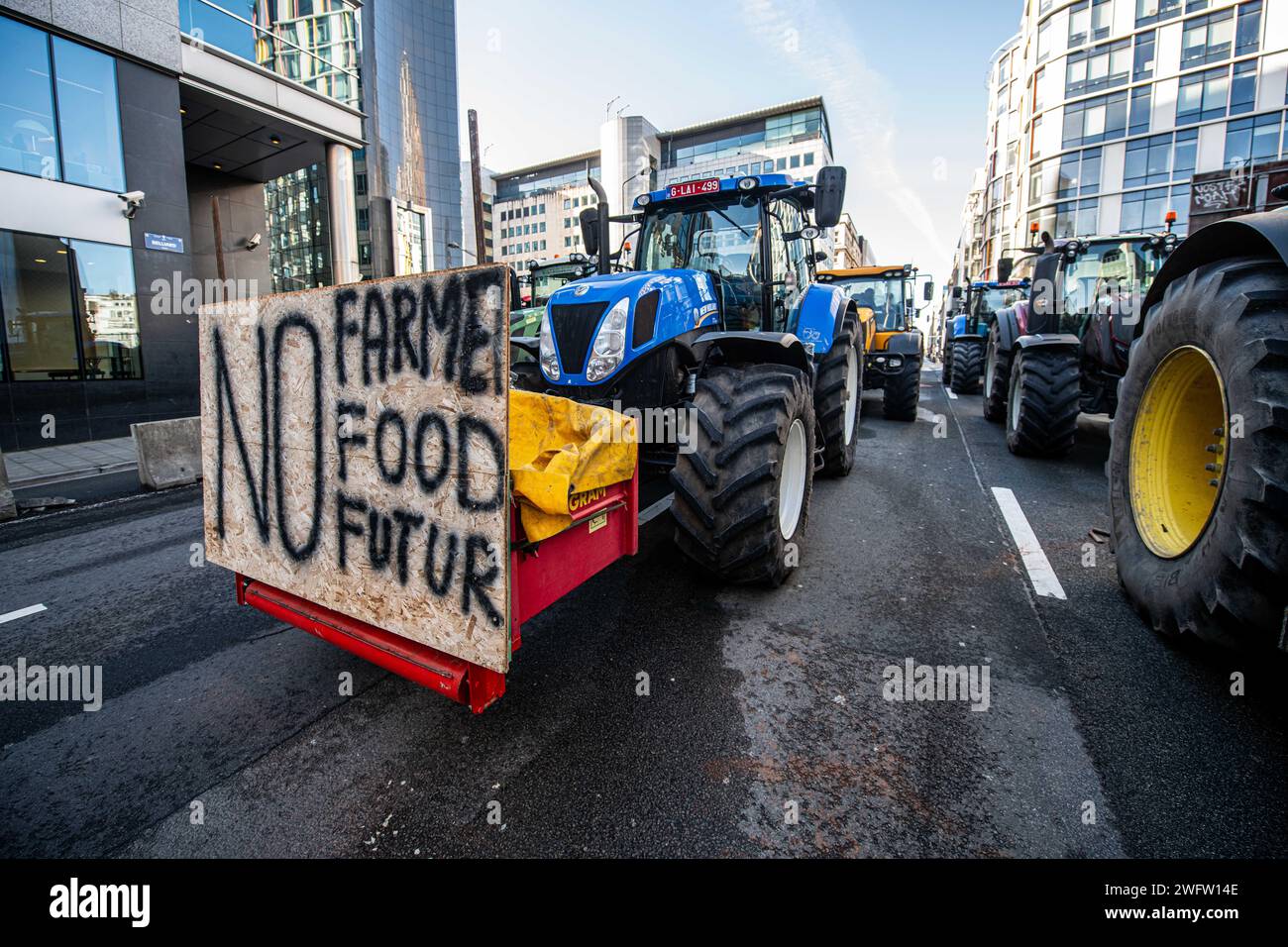 Means of transport farmers protest hi-res stock photography and images ...