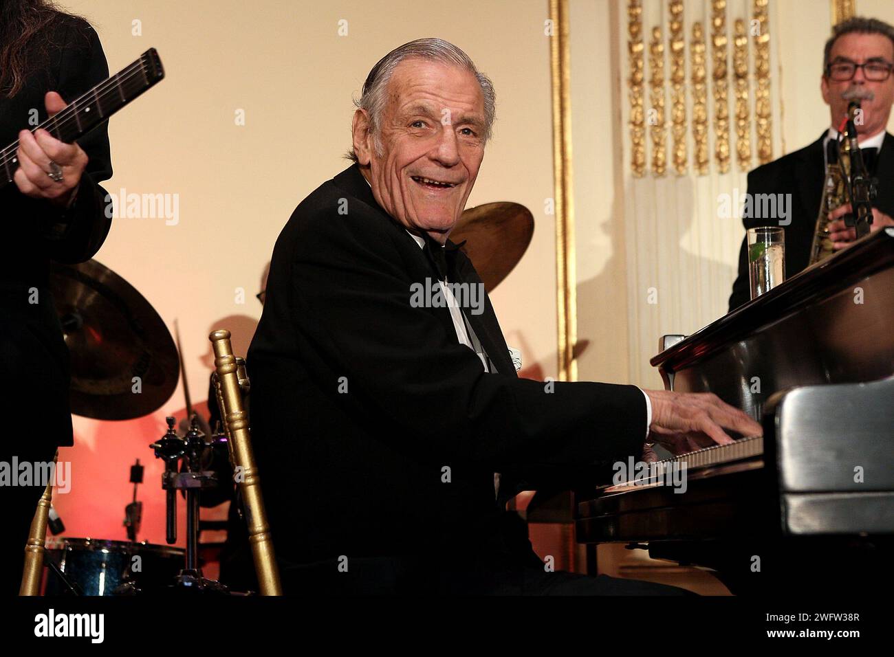 NEW YORK, NY - NOVEMBER 01: Peter Duchin at The New York Landmarks ...