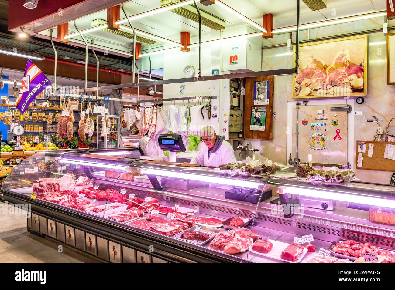 Italian market meat hi-res stock photography and images - Alamy