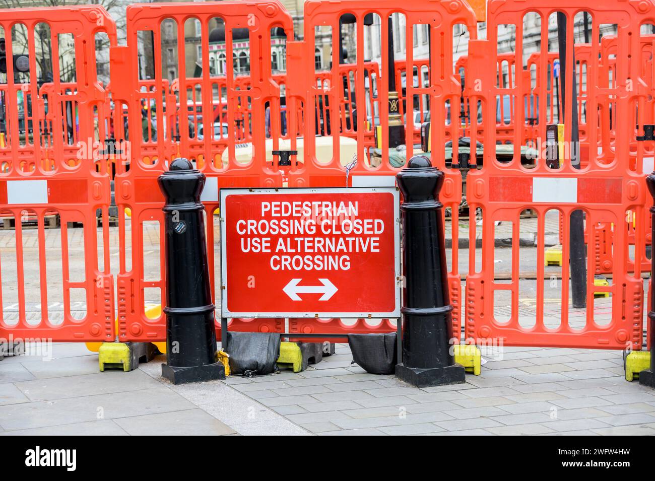 London, UK. Sign: pedestrian crossing closed, in central London Stock ...