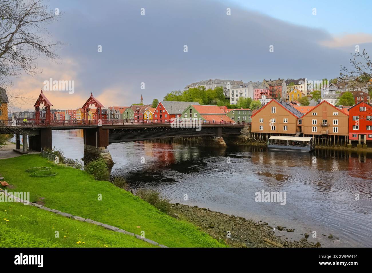 Spring in Trondheim, view of the river Nidelva and the Old Bridge ( Den ...