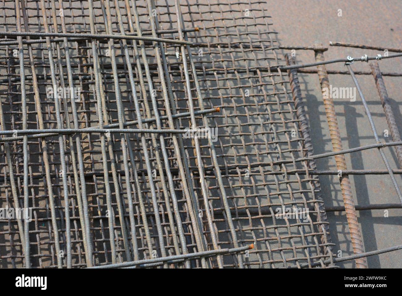 Metal mesh roof hi-res stock photography and images - Alamy