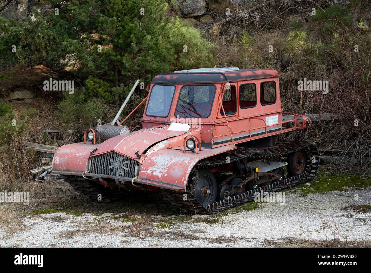 Snow truck wheels hi-res stock photography and images - Alamy
