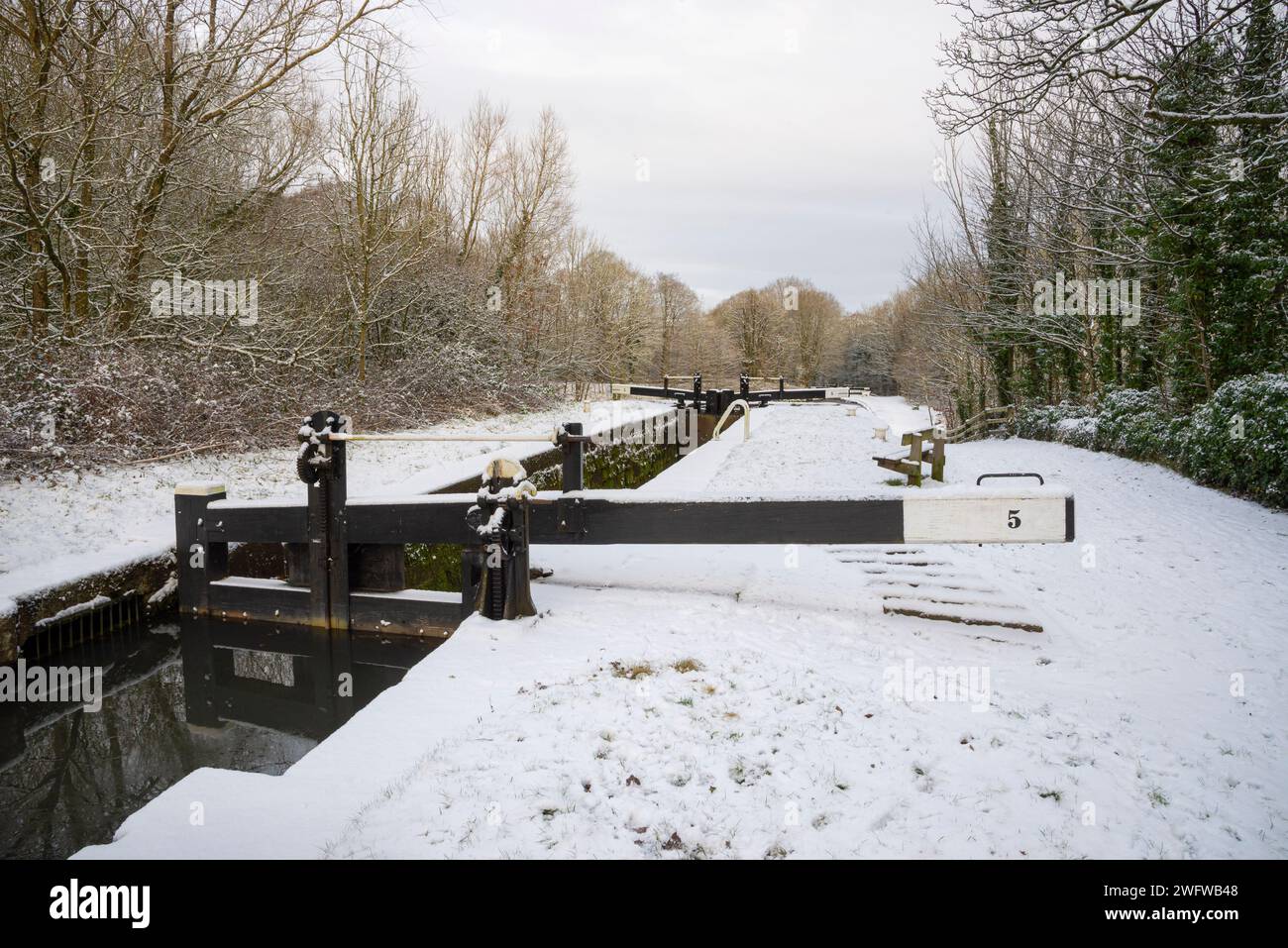 Marple stockport canal snow hi-res stock photography and images - Alamy
