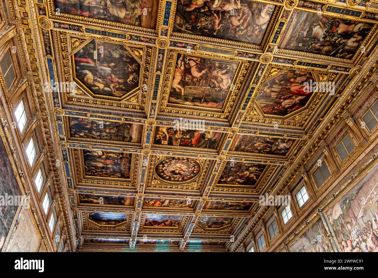 Hall Of The Five Hundred, or Salone dei Cinquecento , inside The ...