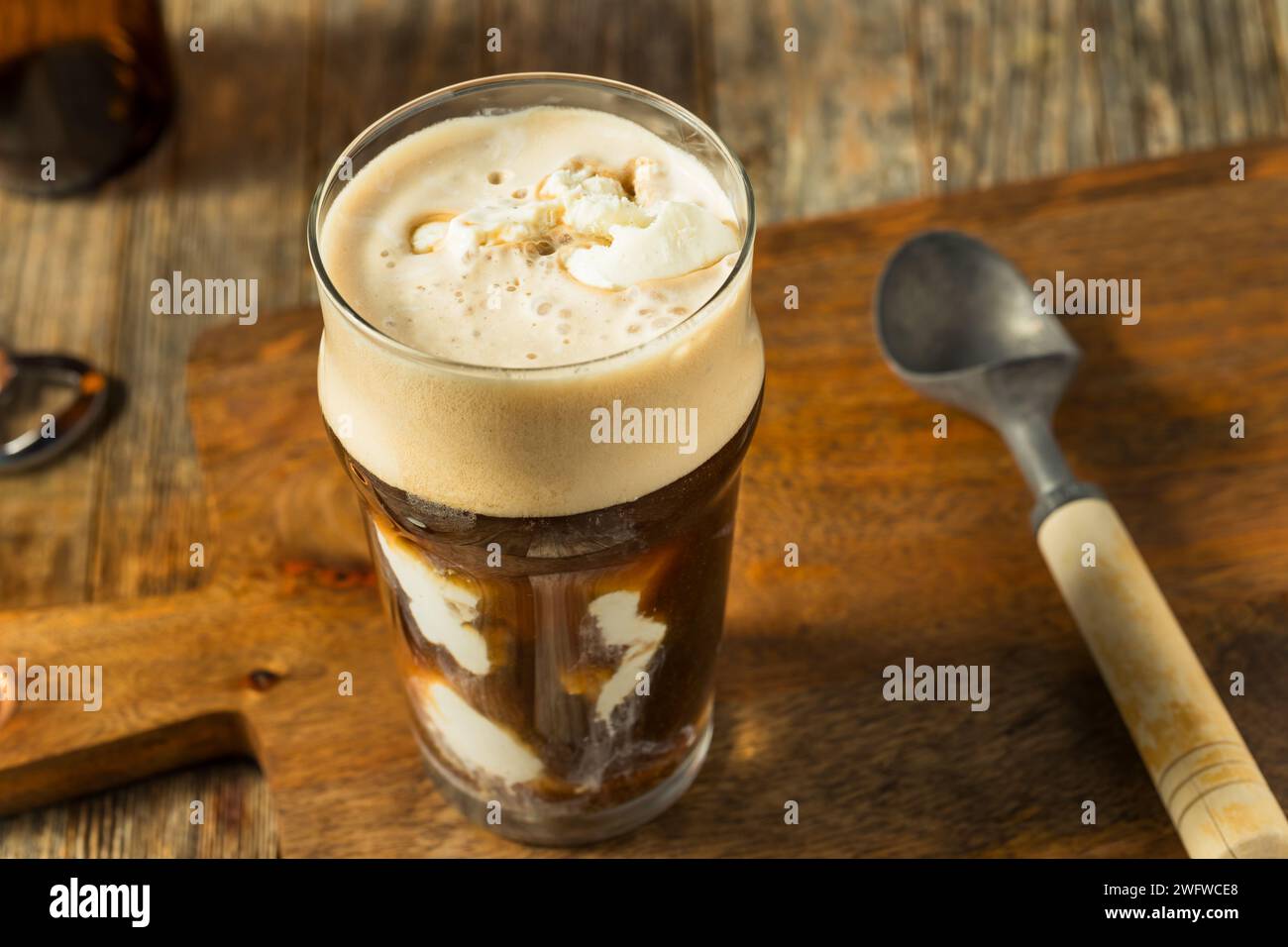 Irish stout glass hi-res stock photography and images - Alamy