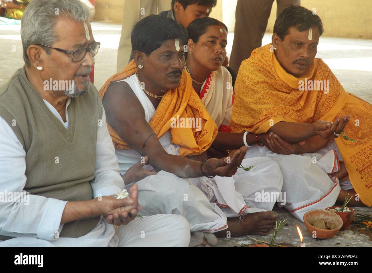 Devotees offer Pind to dead relatives. Pind Daan is a Hindu service in ...