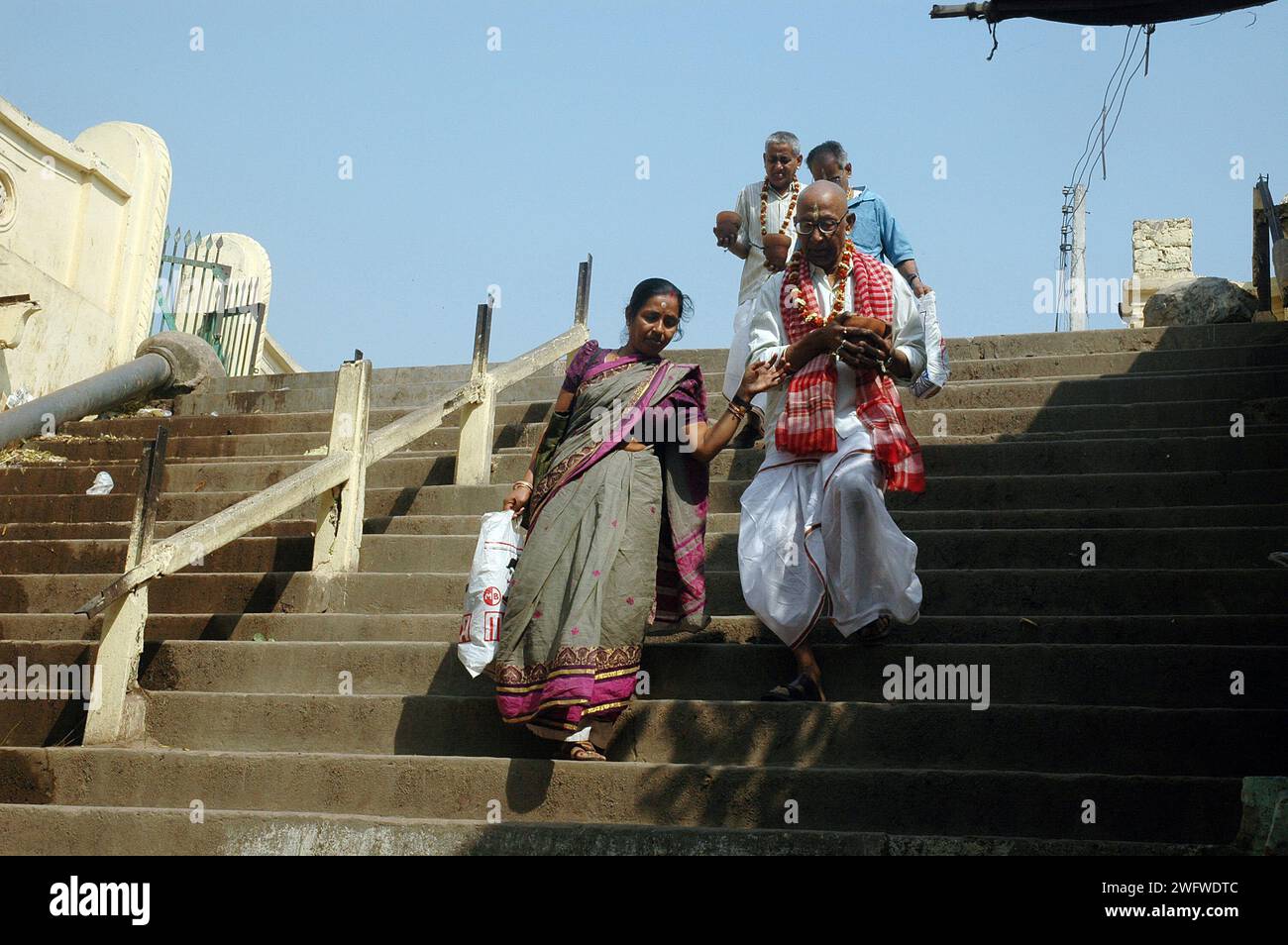Devotees going to offer Pind to dead relatives. Pind Daan is a Hindu ...