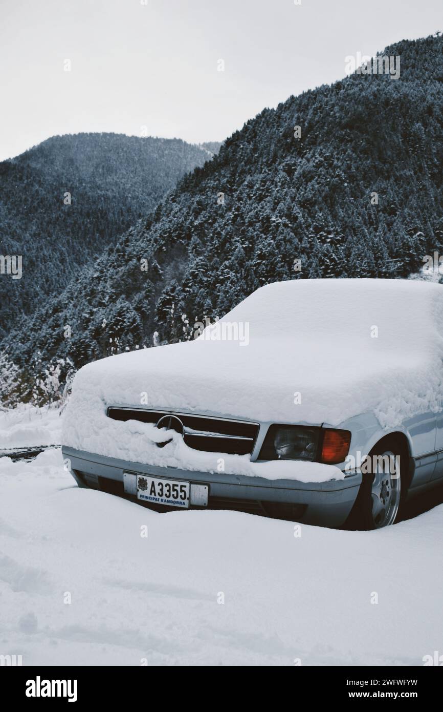 Car stuck hi-res stock photography and images - Alamy